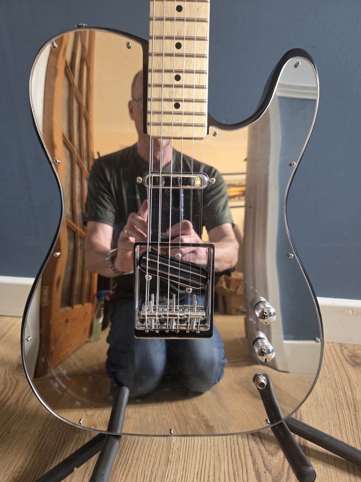 G4M Knoxville Infinity Mirror Guitar with D.C. supply – maton design